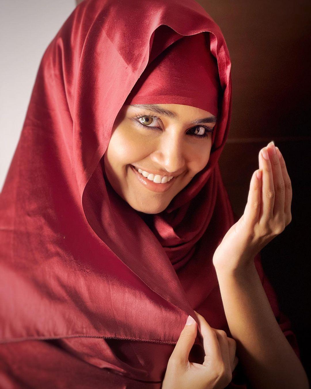 అనుపమ పరమేశ్వరన్ షాకింగ్ లుక్.. ముస్లిం సోదరులకు ఈద్ ముబారక్ ...