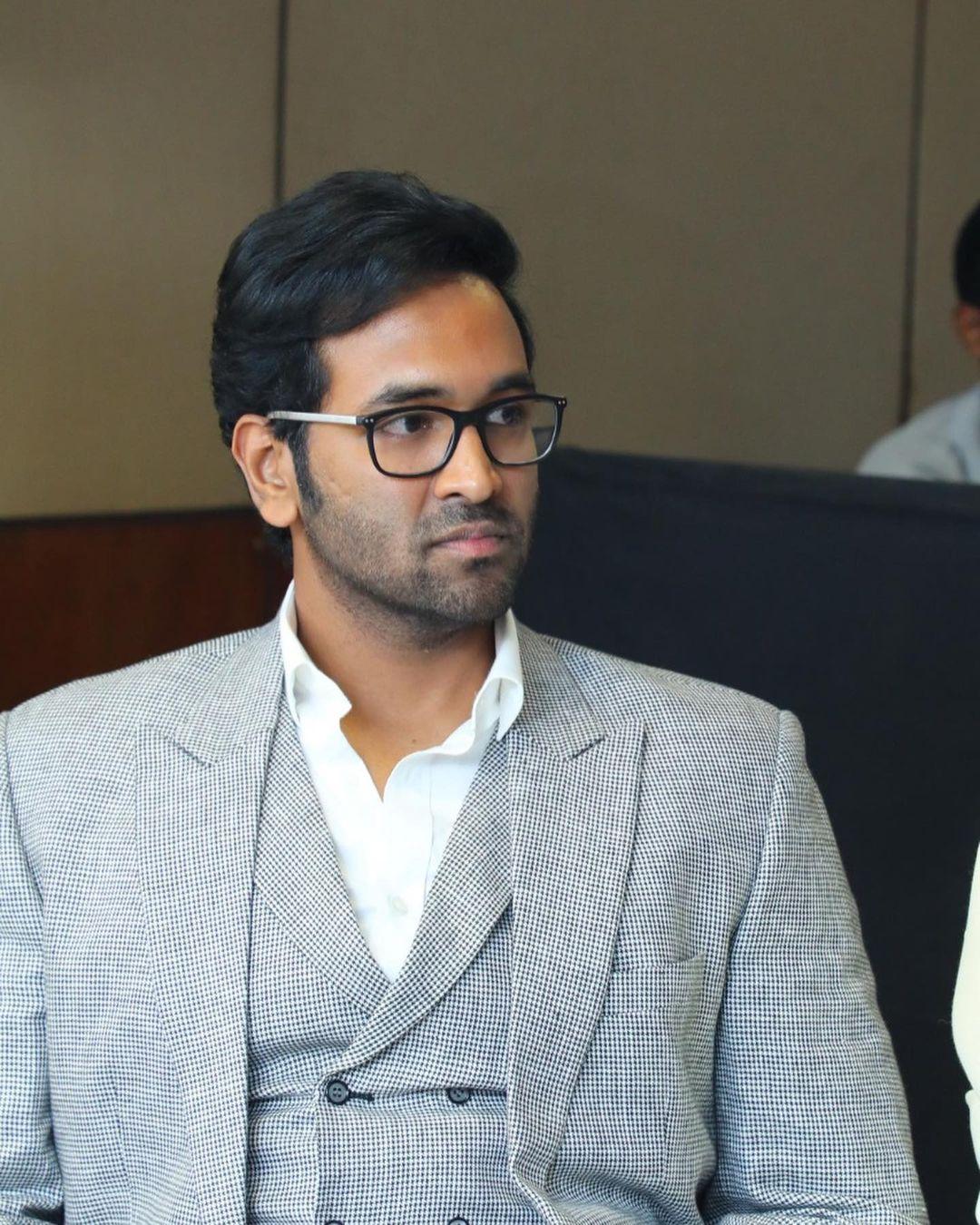 మా ఎన్నిక‌ల బ‌రిలో మంచు విష్ణు..-Namasthe Telangana