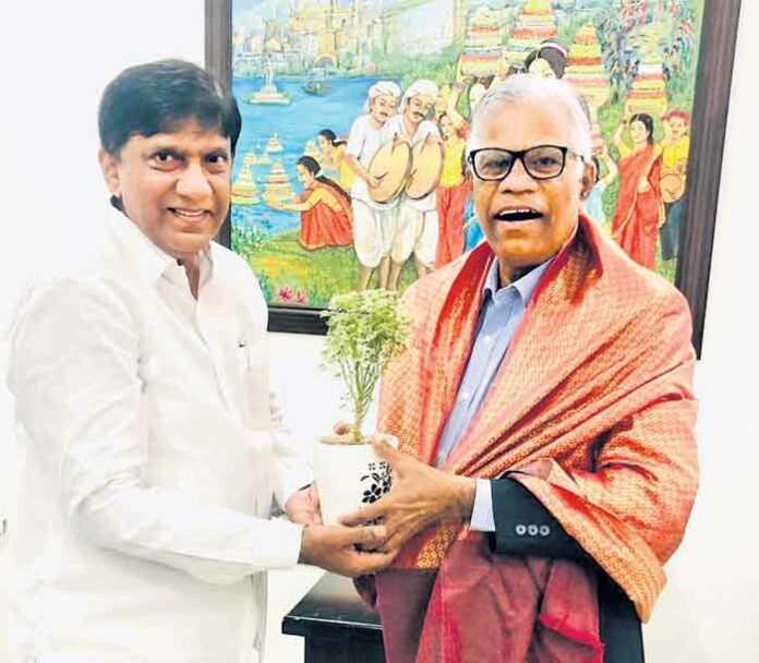 రాష్ట్ర వర్సిటీలకు చేయూతనివ్వండి-Namasthe Telangana