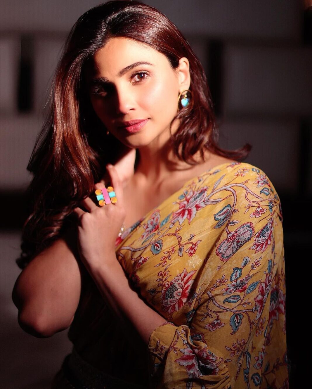 Daisy Shah | నవ్వుతో ఆకట్టుకుంటున్న డైసీ షా-Namasthe Telangana