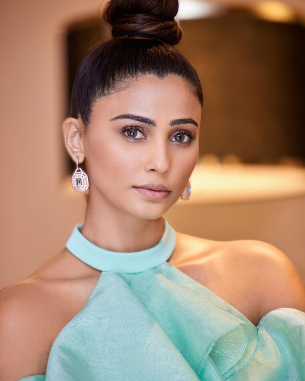 Daisy Shah | నవ్వుతో ఆకట్టుకుంటున్న డైసీ షా-Namasthe Telangana