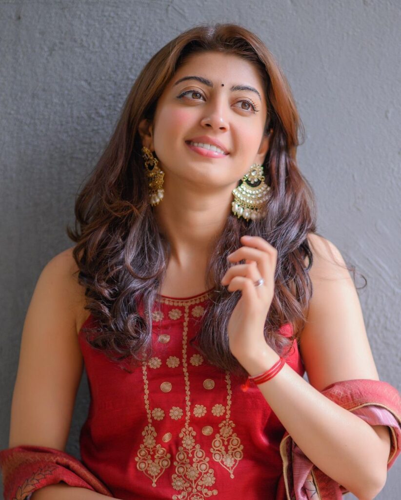 Pranitha Subhash | రెడ్‌ డ్రెస్‌లో మెరిసిపోతున్న ప్రణీత-Namasthe Telangana