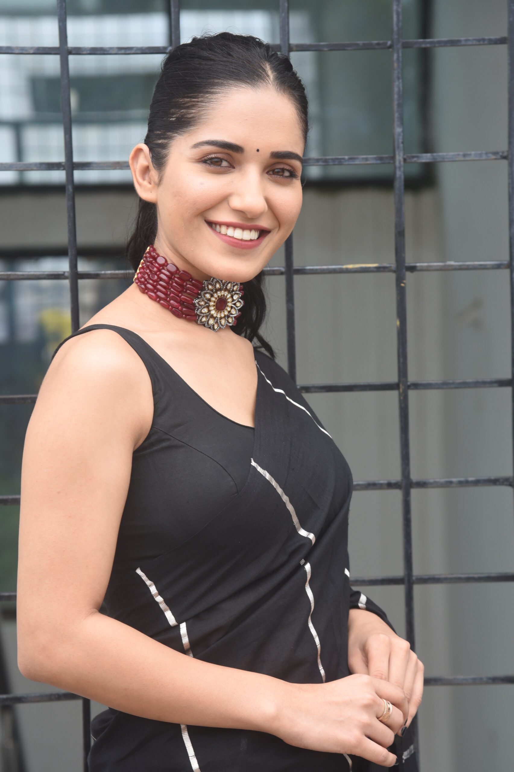 Ruhani Sharma | ఓర చూపుల రుహాని శర్మ-Namasthe Telangana