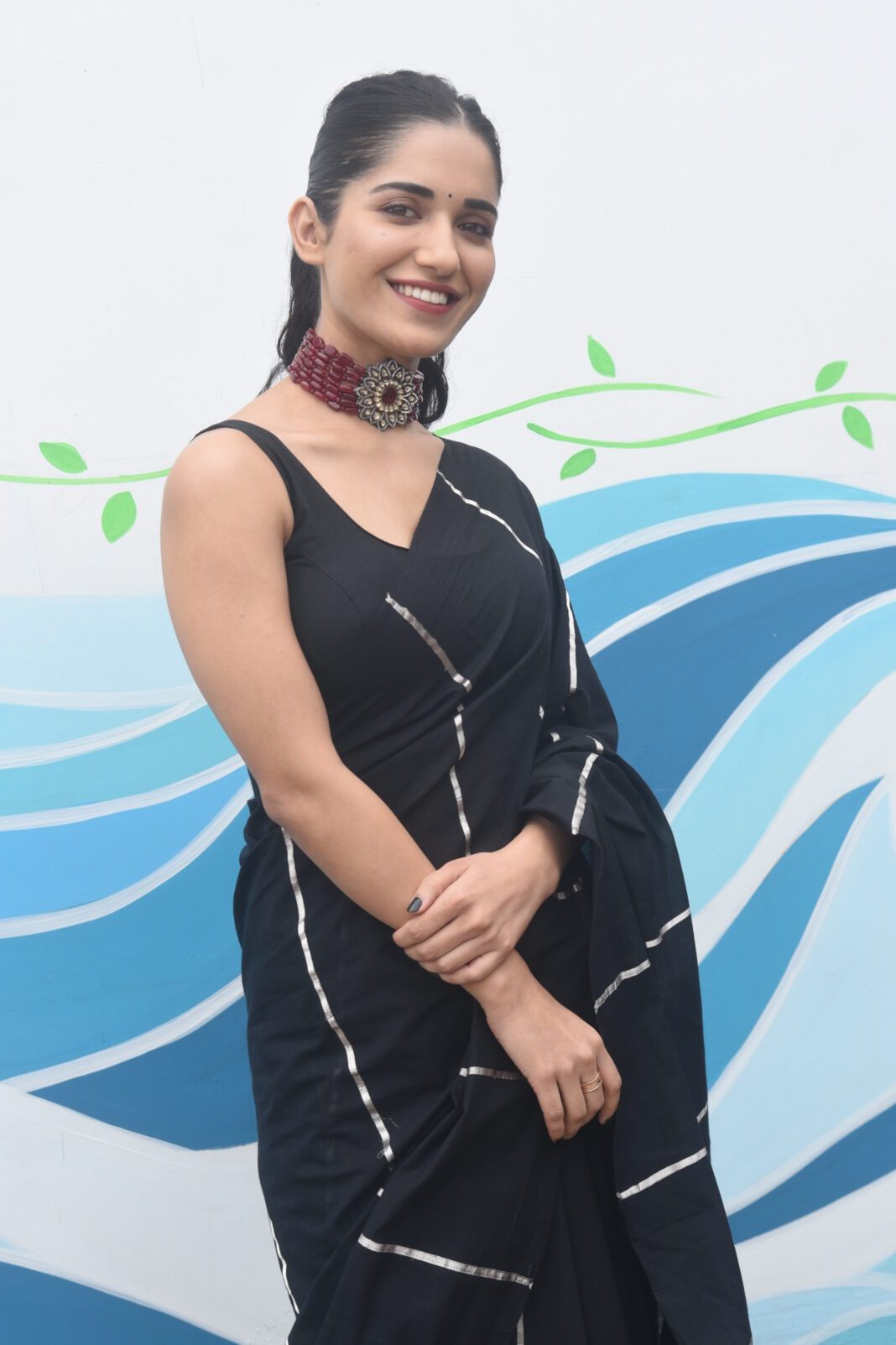 Ruhani Sharma | ఓర చూపుల రుహాని శర్మ-Namasthe Telangana