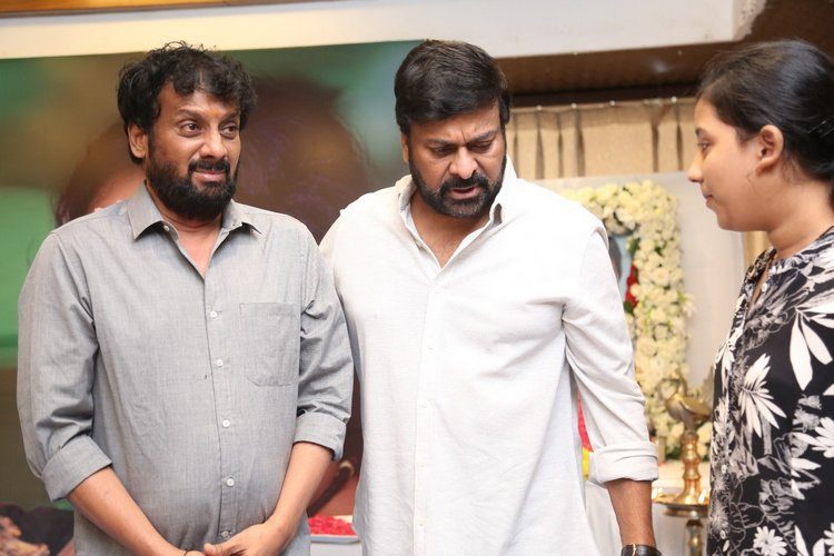 Actor Uttej Wife: నటుడు ఉత్తేజ్‌ భార్య సంస్మరణ సభకు హాజరైన సెలబ్రెటీలు ...