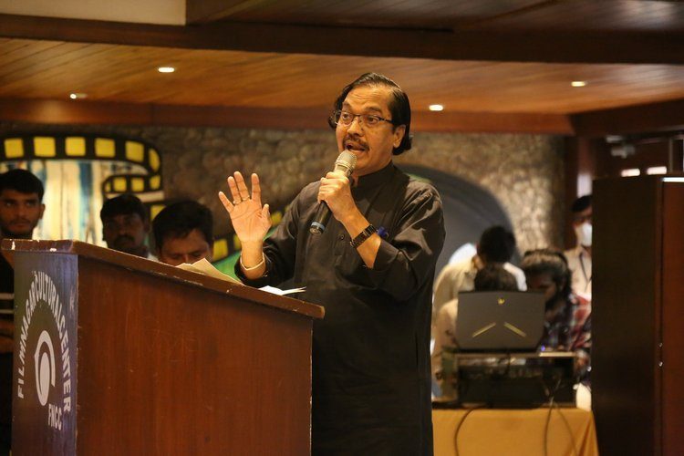 Actor Uttej Wife: నటుడు ఉత్తేజ్‌ భార్య సంస్మరణ సభకు హాజరైన సెలబ్రెటీలు ...