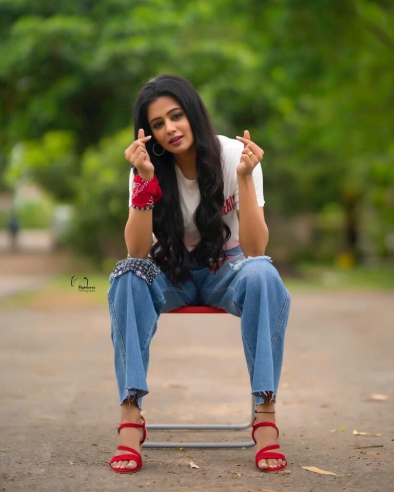 Instagram Updates: టాప్ లేపిన విష్ణు ప్రియ.. చించేసిన శ్రద్ధా దాస్ ...