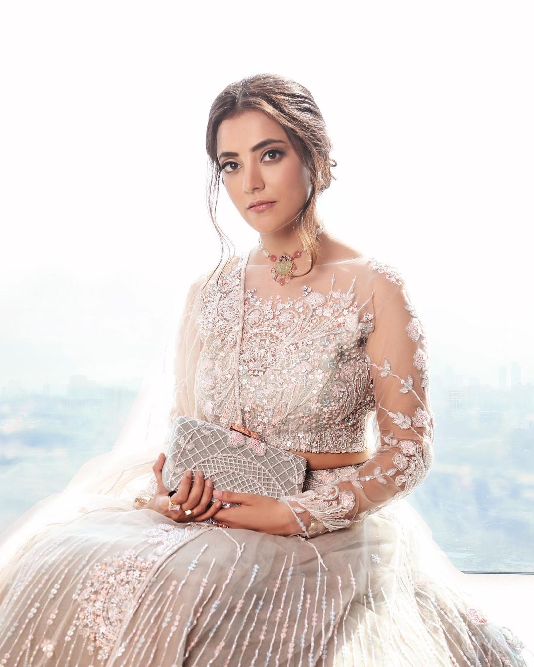 Nisha Aggarwal | వైట్ డ్రెస్‌లో నిషా అగర్వాల్ అందమైన ఫొటోలు-Namasthe ...