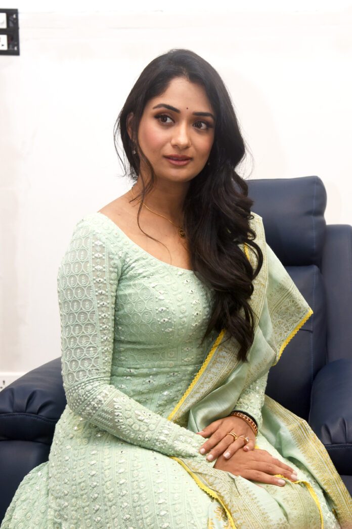 Sandhya Raju | సంధ్య రాజు లేటెస్ట్ ఇమేజస్..-Namasthe Telangana