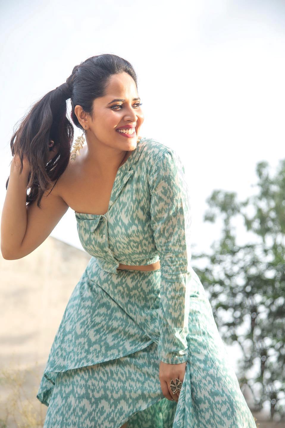 Anchor Anasuya: కిల్లింగ్ ఫోజులతో కైపెక్కిస్తున్న అనసూయ..-Namasthe ...
