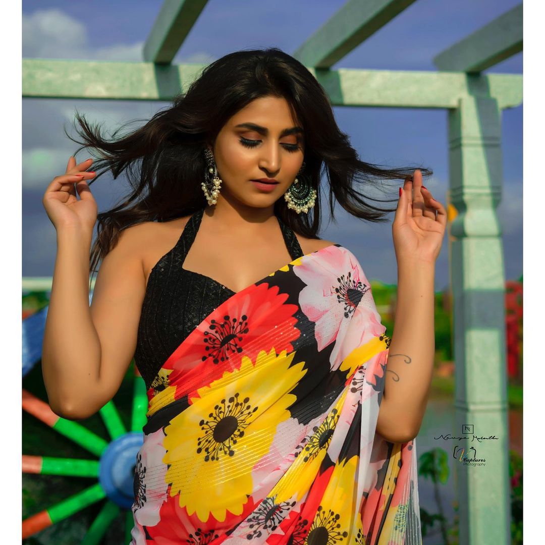 Anchor Varshini: పాల‌రాతి అందాల‌తో మ‌తిపోగోడుతున్న‌ యాంక‌ర్ వ‌ర్షిణి ...