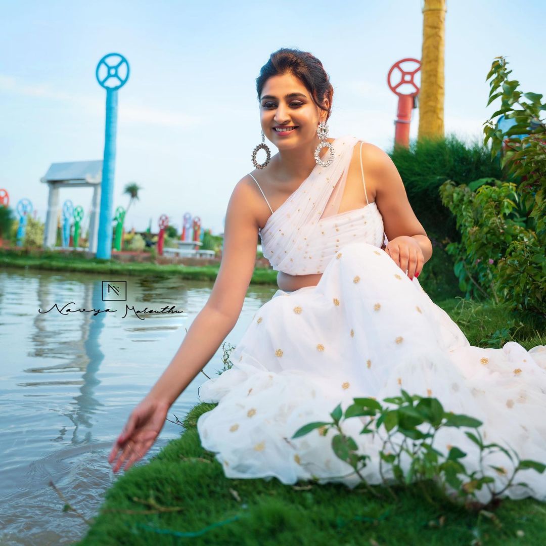 Anchor Varshini: పాల‌రాతి అందాల‌తో మ‌తిపోగోడుతున్న‌ యాంక‌ర్ వ‌ర్షిణి ...