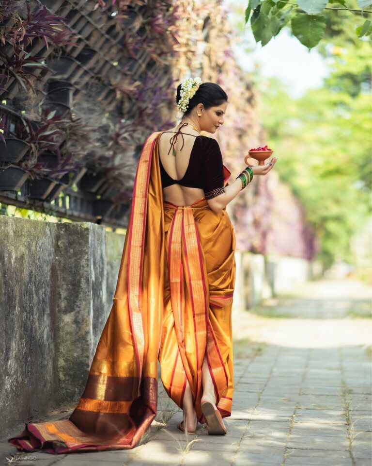Aabha Paul | కుర్రకారు గుండెల్లో సెగలు పుట్టిస్తోన్న అభా పాల్ ...