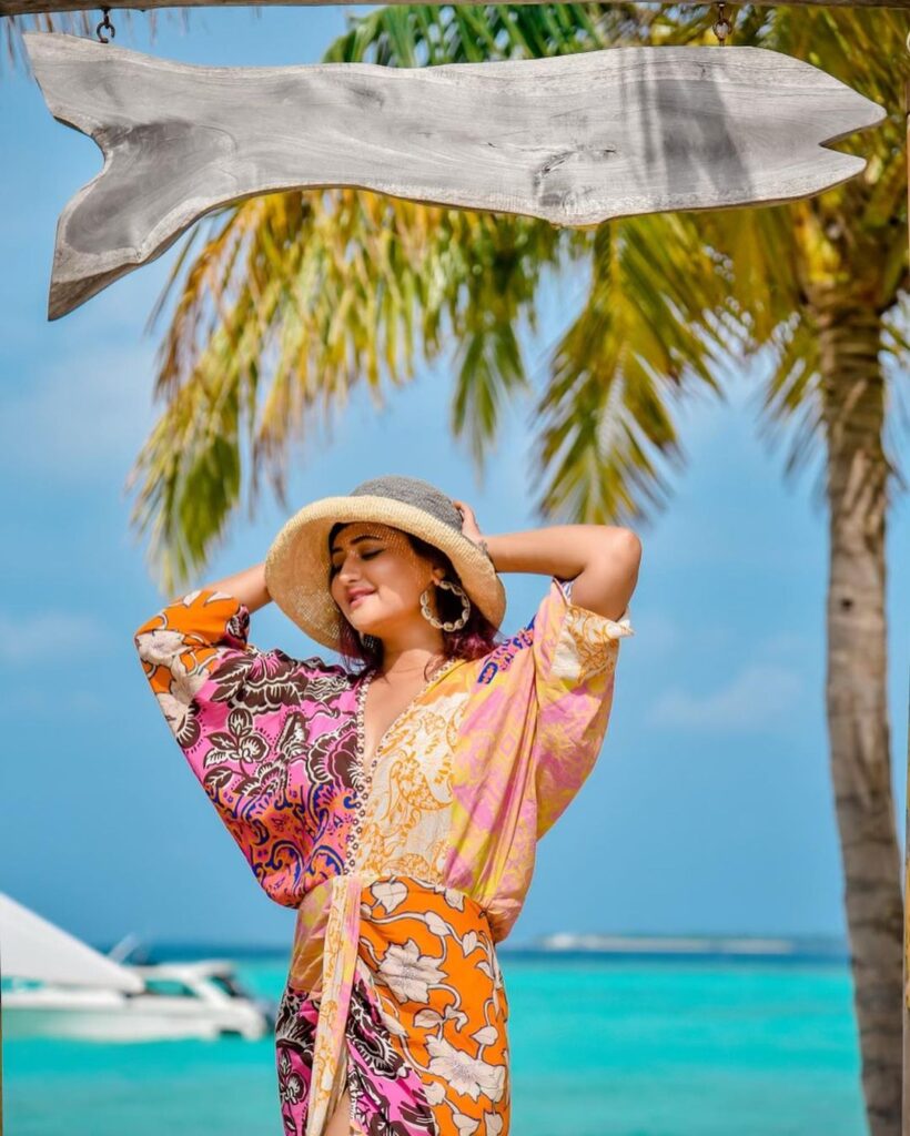 Rashami Desai | రష్మీ దేశాయ్ ఫొటో షూట్..-Namasthe Telangana