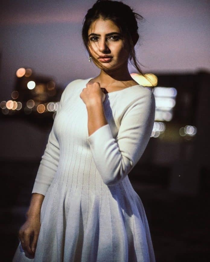 Ashima Narwal | క్యూట్ లుక్స్‌తో మతిపోగొడుతున్న ఆషిమా నార్వల్ ...