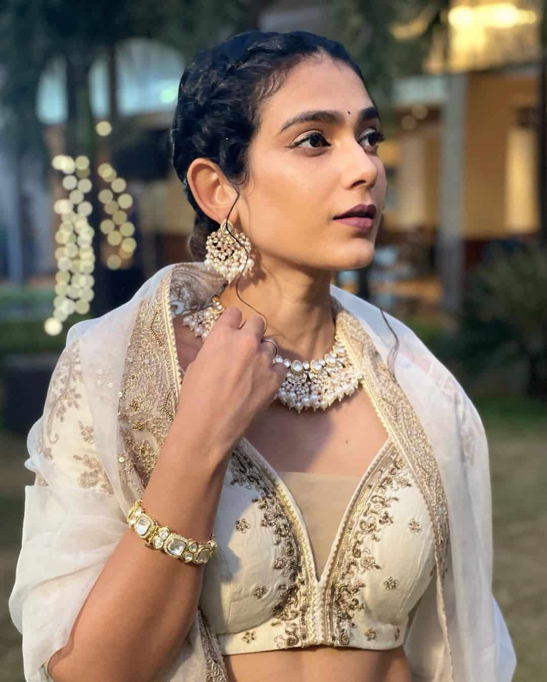 Aakanksha Singh | ఆకాంక్ష సింగ్ స్టన్నింగ్ స్టిల్స్..-Namasthe Telangana