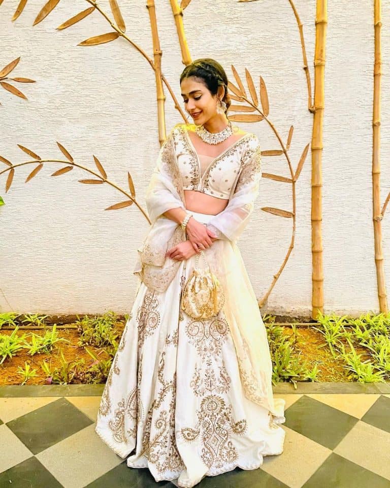 Aakanksha Singh | ఆకాంక్ష సింగ్ స్టన్నింగ్ స్టిల్స్..-Namasthe Telangana