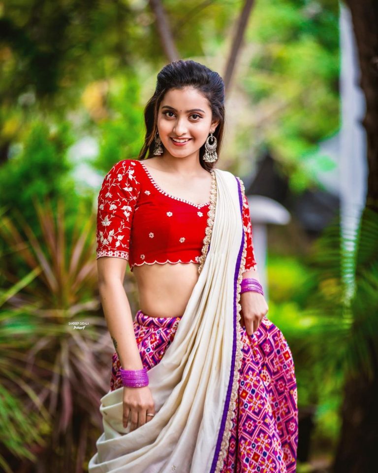 Deepika Pilli | హాఫ్ శారీలో మెరిసిపోతున్న దీపికా పిల్లి..-Namasthe ...