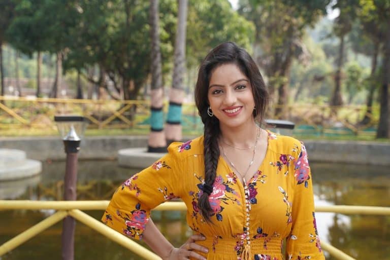 Deepika Singh Goyal | దీపికా సింగ్ లేటెస్ట్ ఫొటో షూట్ అదరహో..-Namasthe ...