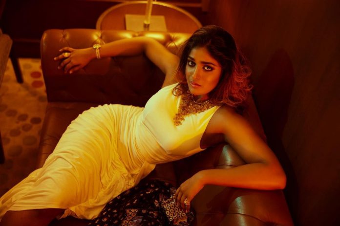 Dimple Hayathi | టైట్ ఫిట్ డ్రెస్‌లో ఆకట్టుకుంటున్న డింపుల్ హయతి ...