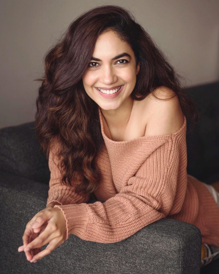 Ritu Varma | చీరకట్టులో మెరిసిపోతున్న రీతు వర్మ..-Namasthe Telangana