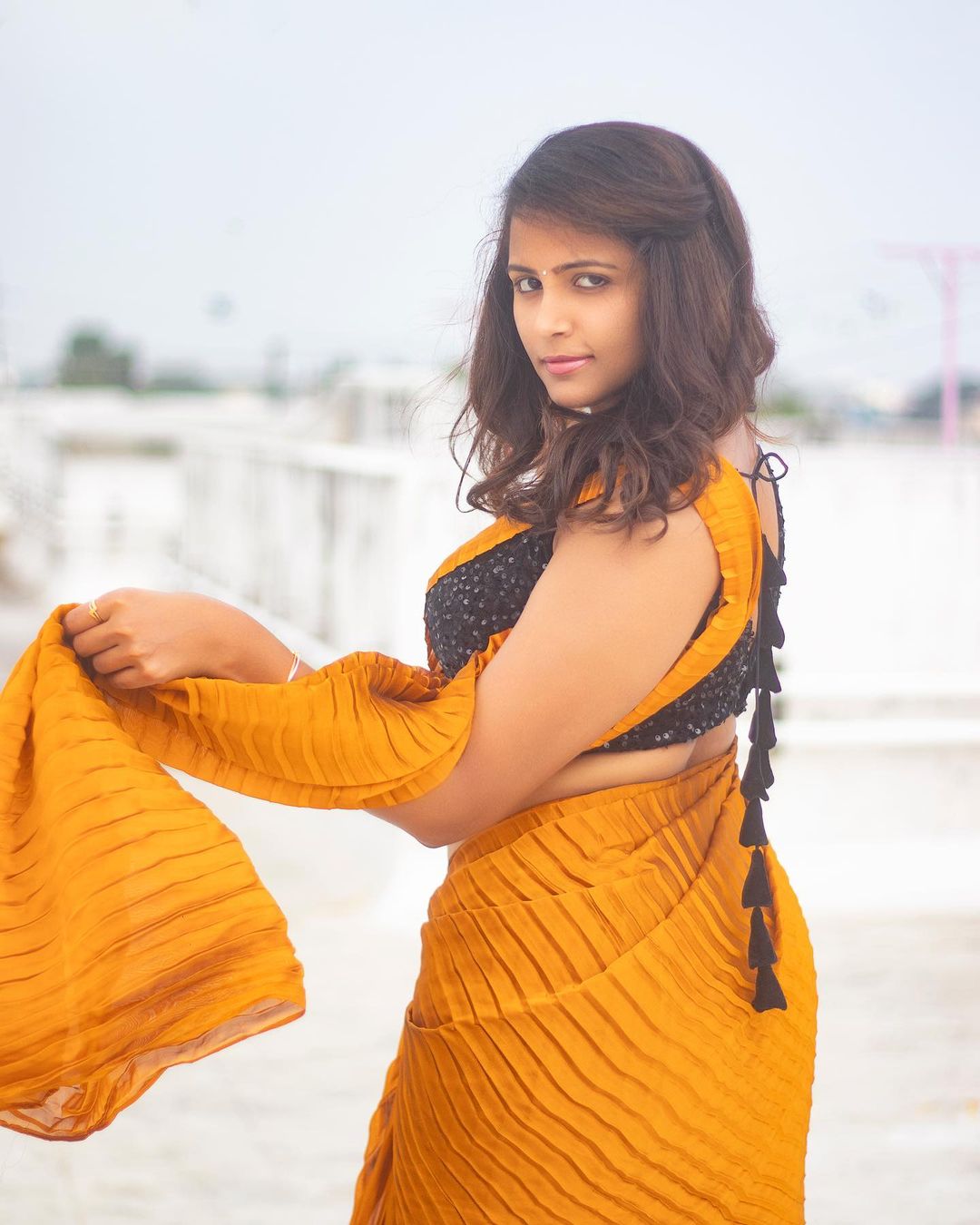 Subiksha krishnan | చీరకట్టులో సుభిక్ష కృష్ణన్ అందాలు.. ఫొటోస్ వైరల్ ...