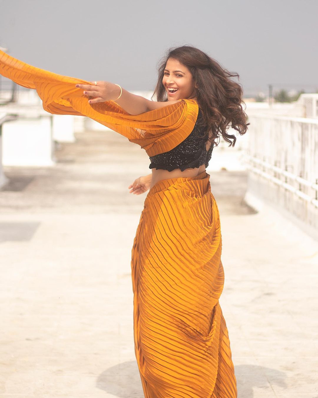 Subiksha krishnan | చీరకట్టులో సుభిక్ష కృష్ణన్ అందాలు.. ఫొటోస్ వైరల్ ...