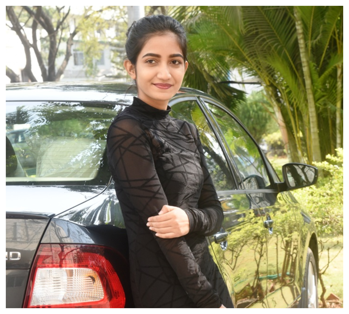 Neha Pathan | బ్లాక్ డ్రెస్‌లో నేహా పఠాన్..-Namasthe Telangana