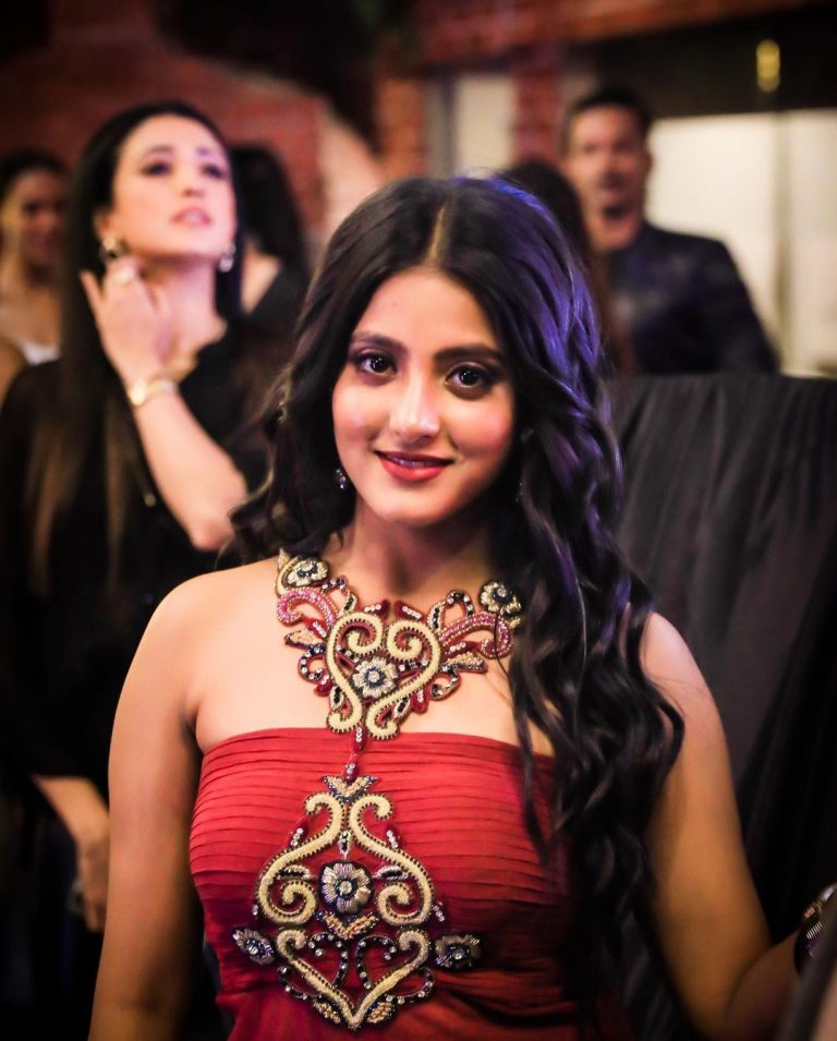 Ulka Gupta | చూడముచ్చటగా ఉల్కా గుప్తా ఫొటోలు..-Namasthe Telangana