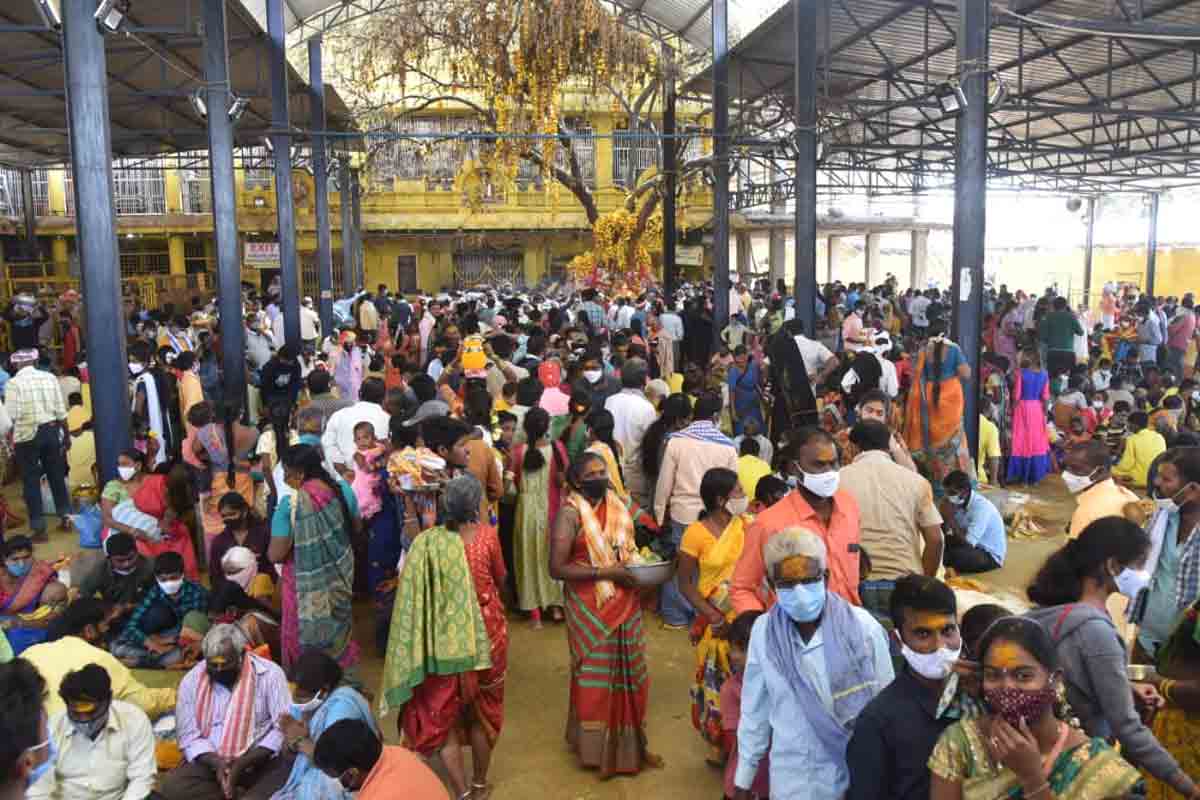 Mallanna temple | భక్తులతో కిటకిటలాడిన ‘మల్లన్న’ క్షేత్రం-Namasthe ...