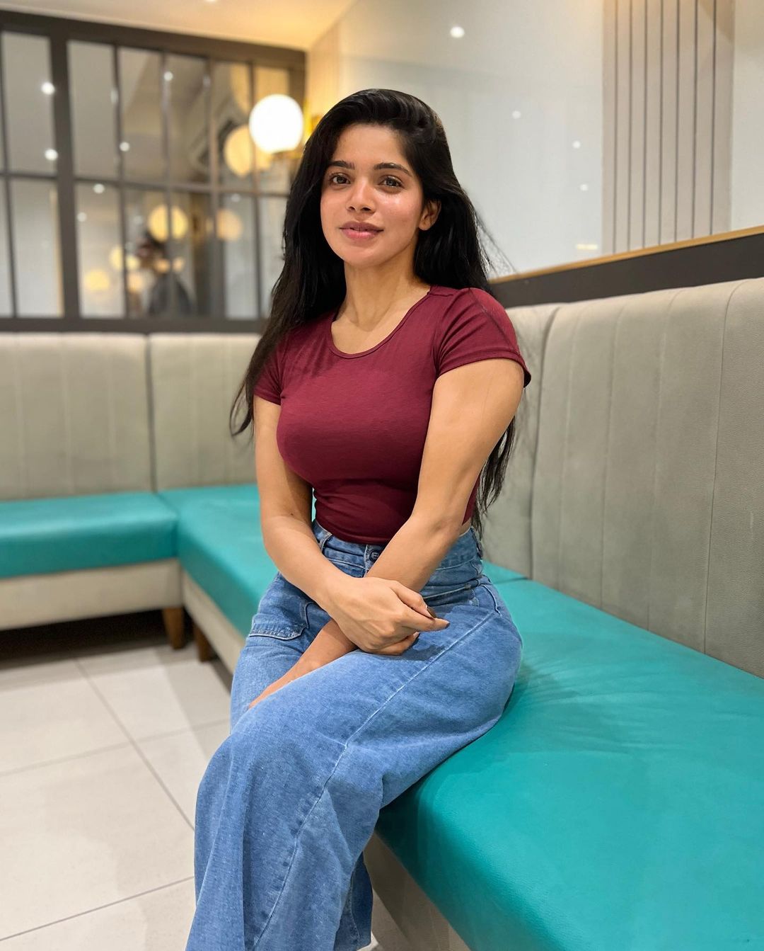 Divya Bharathi | మాల్దీవ్స్‌లో ఎంజాయ్ చేస్తున్న బ్యాచిలర్ భామ దివ్య ...