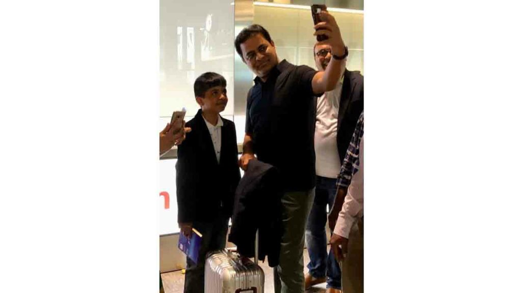 స్నితిక్ అభిమానానికి కేటీఆర్ ఫిదా-Namasthe Telangana