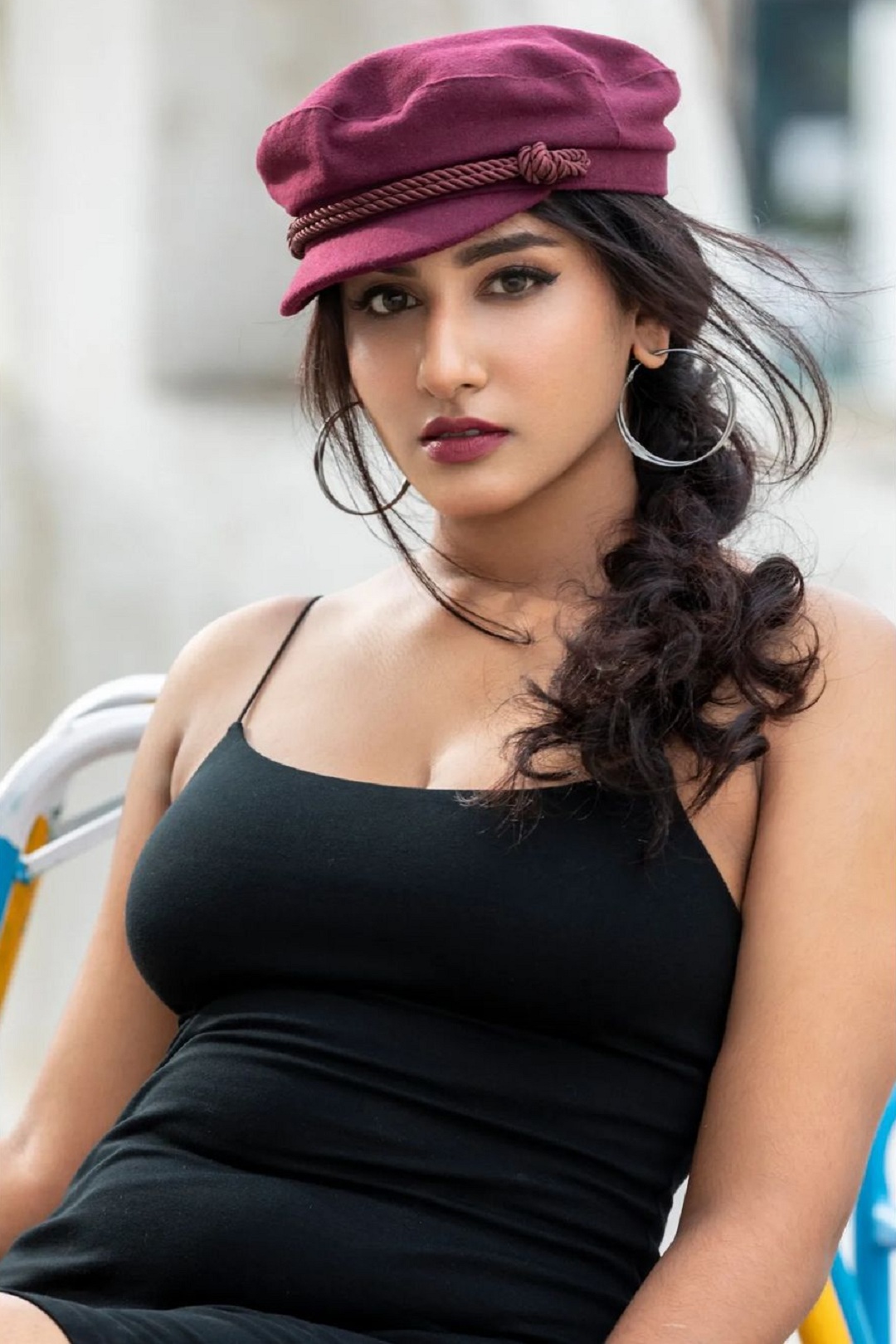 Vishnupriya Bhimeneni | స్లీవ్ లెస్ అందాల‌తో కేక‌పుట్టిస్తున్న ...