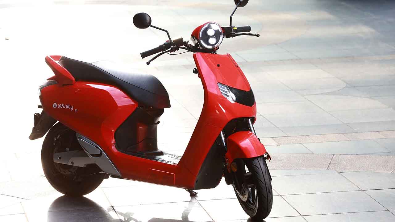 Infinity E1 scooter | బుకింగ్స్‌లో అదరగొడ్తున్న ఇన్ఫినిటీ ఈ1 స్కూటర్ ...
