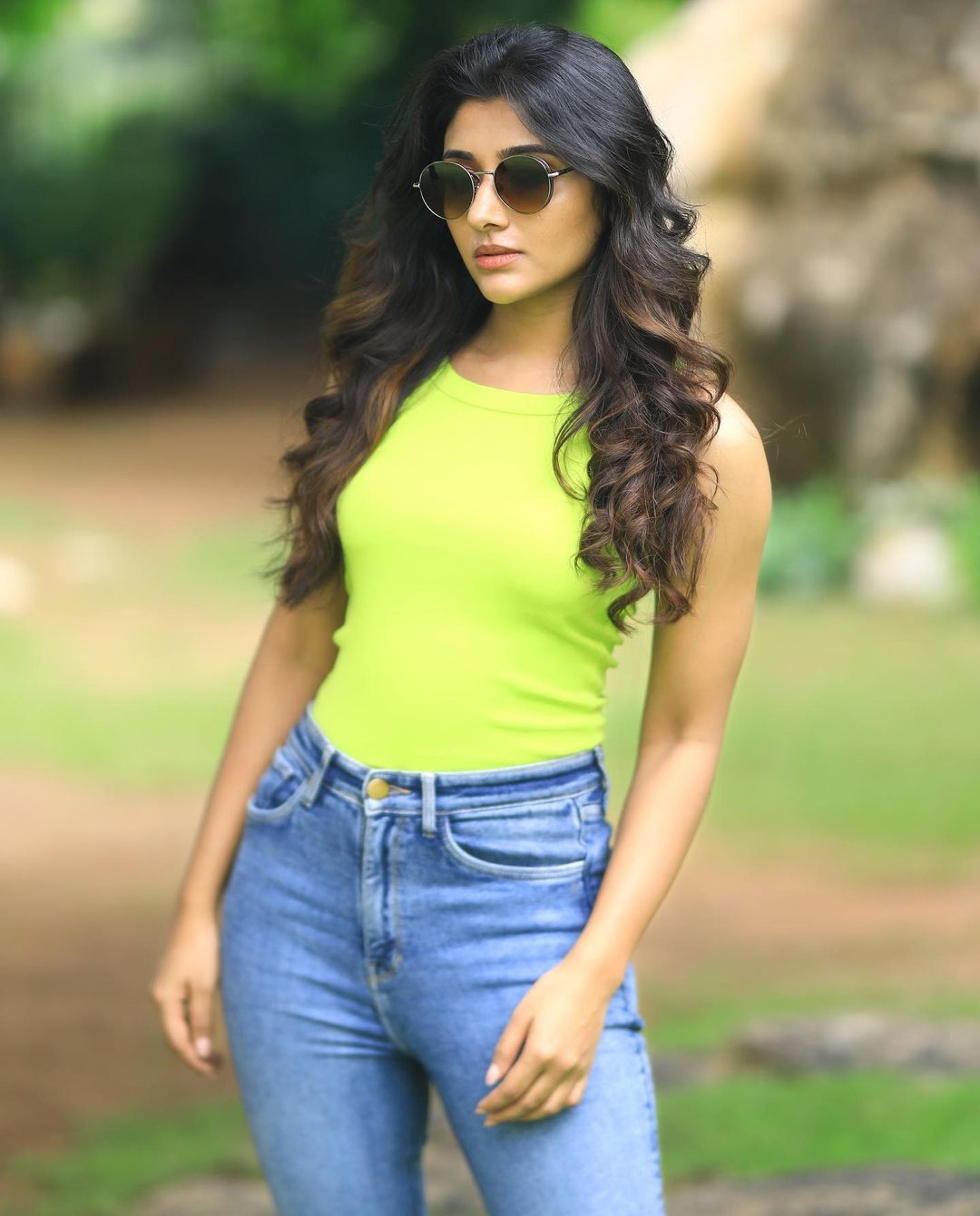 Mirna Menon | ముసిముసి నవ్వులతో ముద్దులొలుకుతున్న మిర్నా మీనన్ ...