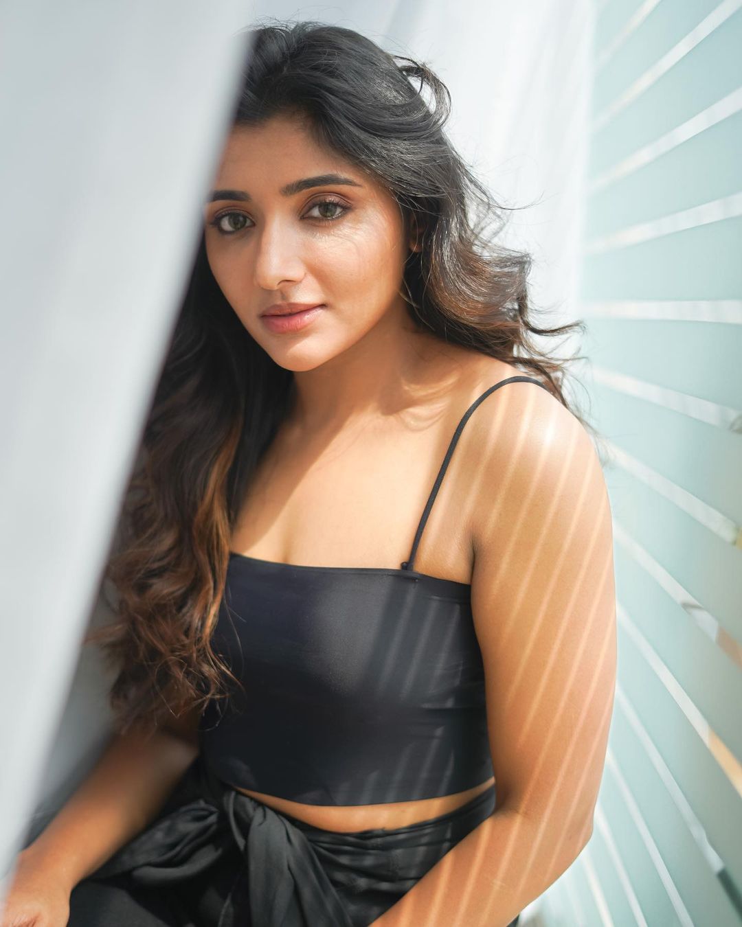 Mirna Menon | ముసిముసి నవ్వులతో ముద్దులొలుకుతున్న మిర్నా మీనన్ ...