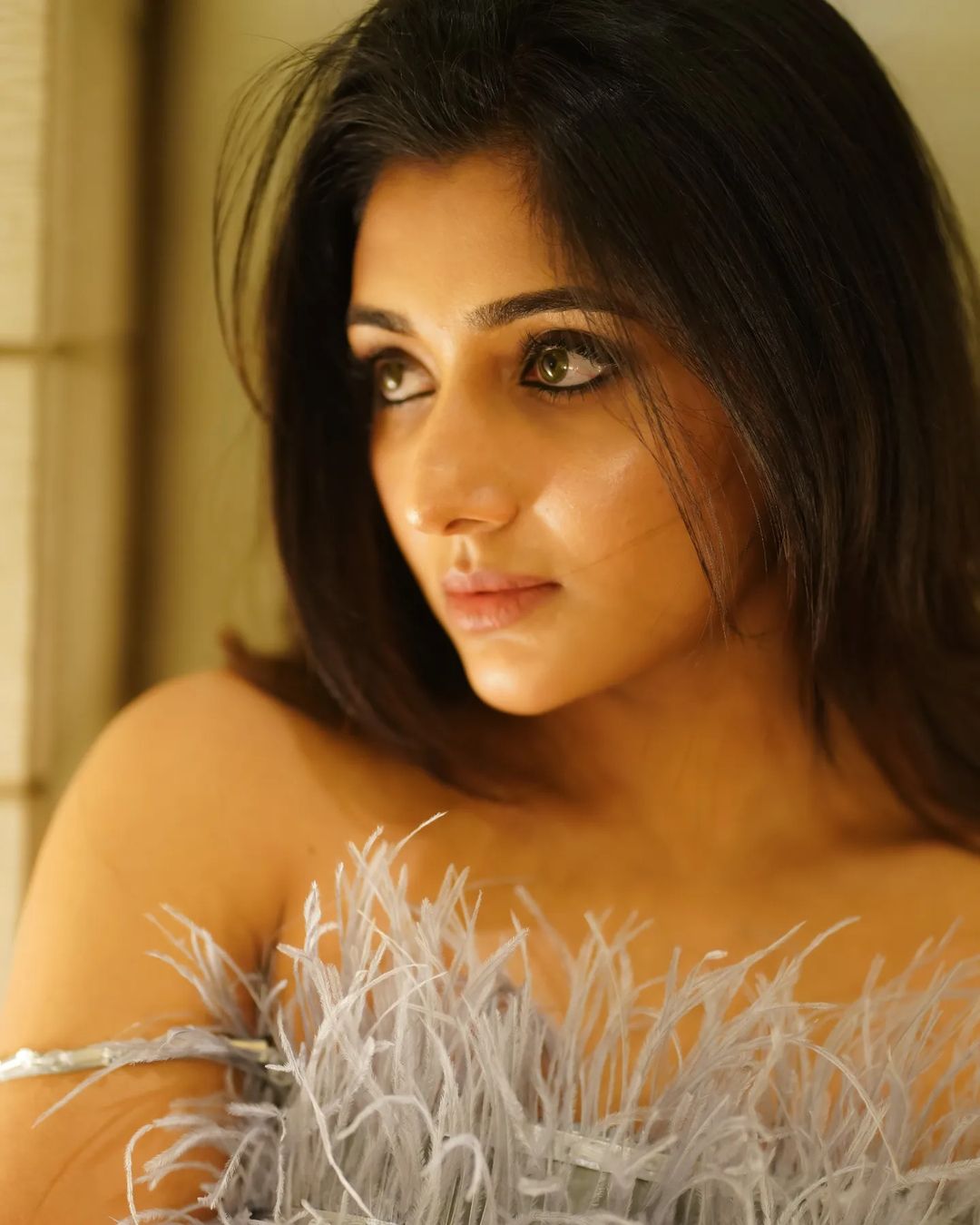Mirna Menon | ట్రెండీ అందాలతో అలరిస్తున్న మిర్నా మీనన్..-Namasthe Telangana