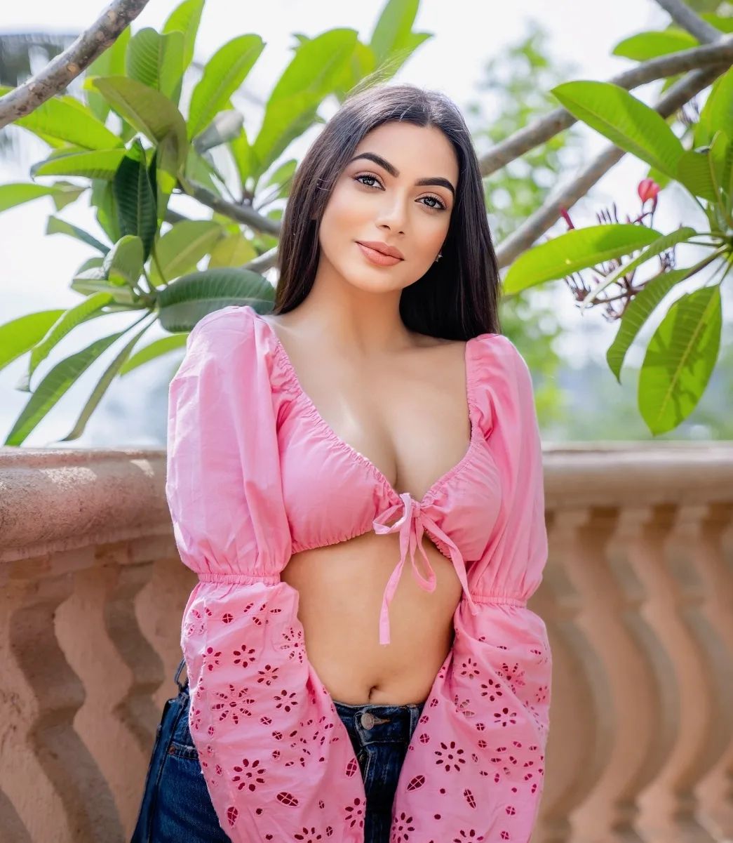 Niharika Gandhi | చిరునవ్వుతో చంపేస్తున్న నిహారిక గాంధీ..-Namasthe Telangana