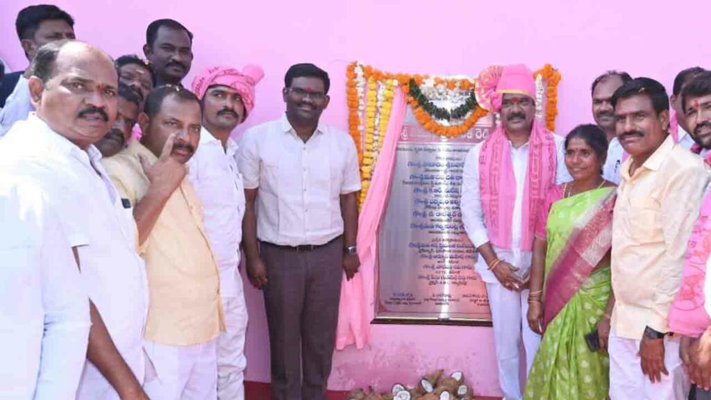 Minister Vemula Prashanth Reddy | గిరిజనుల అభ్యున్నతికి నిరంతరం కృషి ...