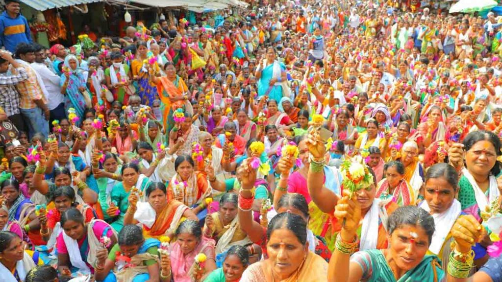 Vemualawada | అశేష భ‌క్త‌జ‌నం మ‌ధ్య నేత్రపర్వంగా ఆది దంపతుల కల్యాణం ...