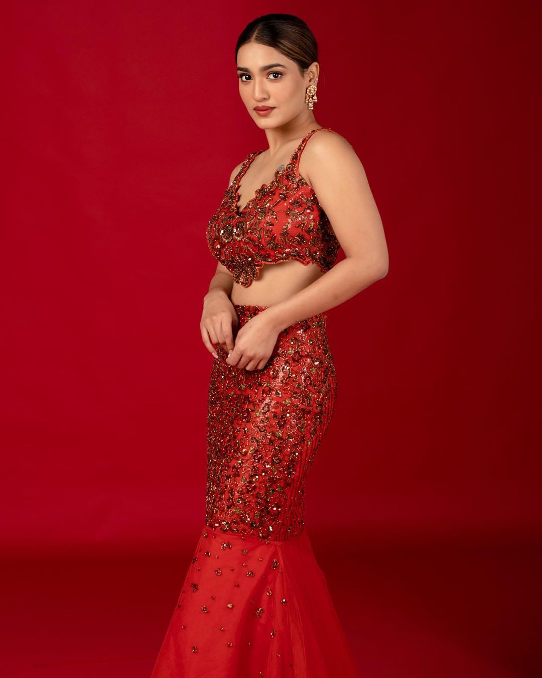 Saniya Iyappan | రెడ్‌ డ్రెస్‌లో చెర్రీ ఫ్రూట్‌లా ఉన్న సానియా అయ్యప్పన్..-Namasthe Telangana