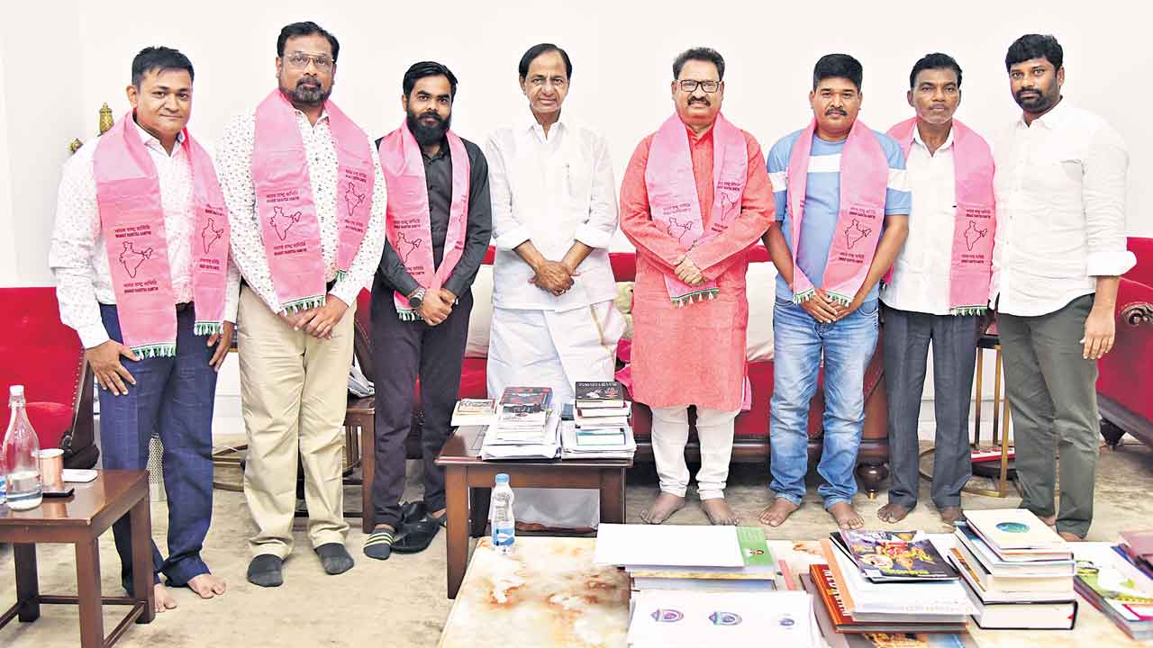 బీఆర్‌ఎస్‌లో మహా చేరికలు-Namasthe Telangana
