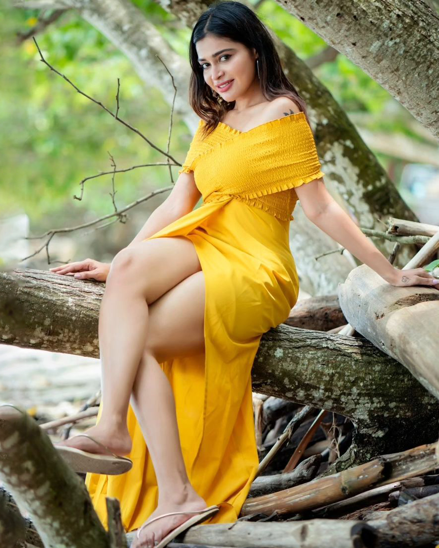 Dharsha Gupta | పసుపు రంగు డ్రెస్‌లో నిమ్మపండులా ఊరిస్తున్న ద‌ర్శ గుప్తా..-Namasthe Telangana