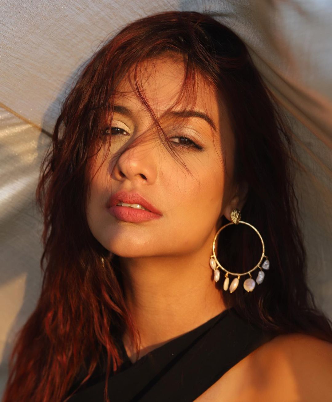 Divya Agarwal | దివ్య అగర్వాల్ అందాలకు కుర్రకారు ఫిదా..-Namasthe Telangana