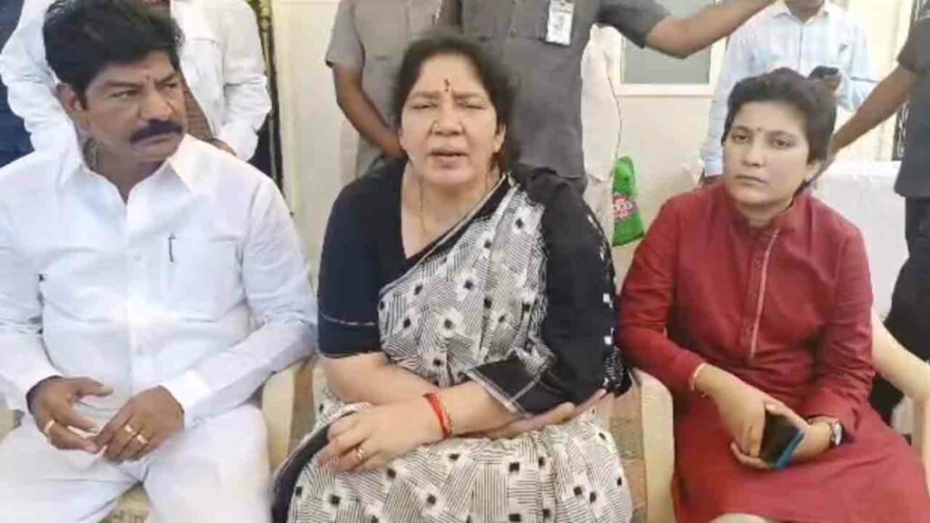 Minister Satyavati Rathod | ప్రభుత్వ అధునాతన వైద్య సేవలను సద్వినియోగం ...