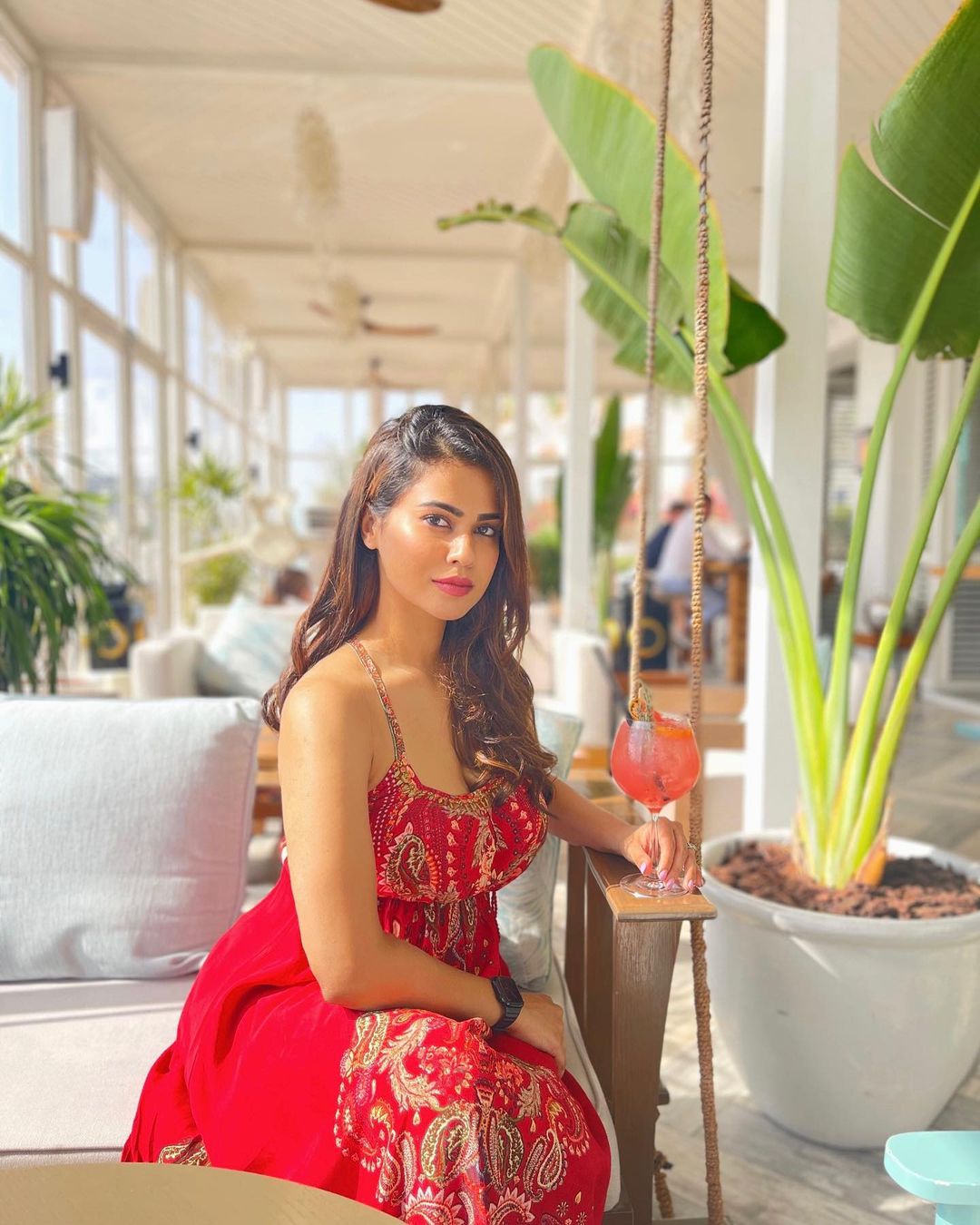 Sharmiela Mandre | చిట్టిపొట్టి దుస్తుల్లో మురిపిస్తున్న షర్మిలా ...