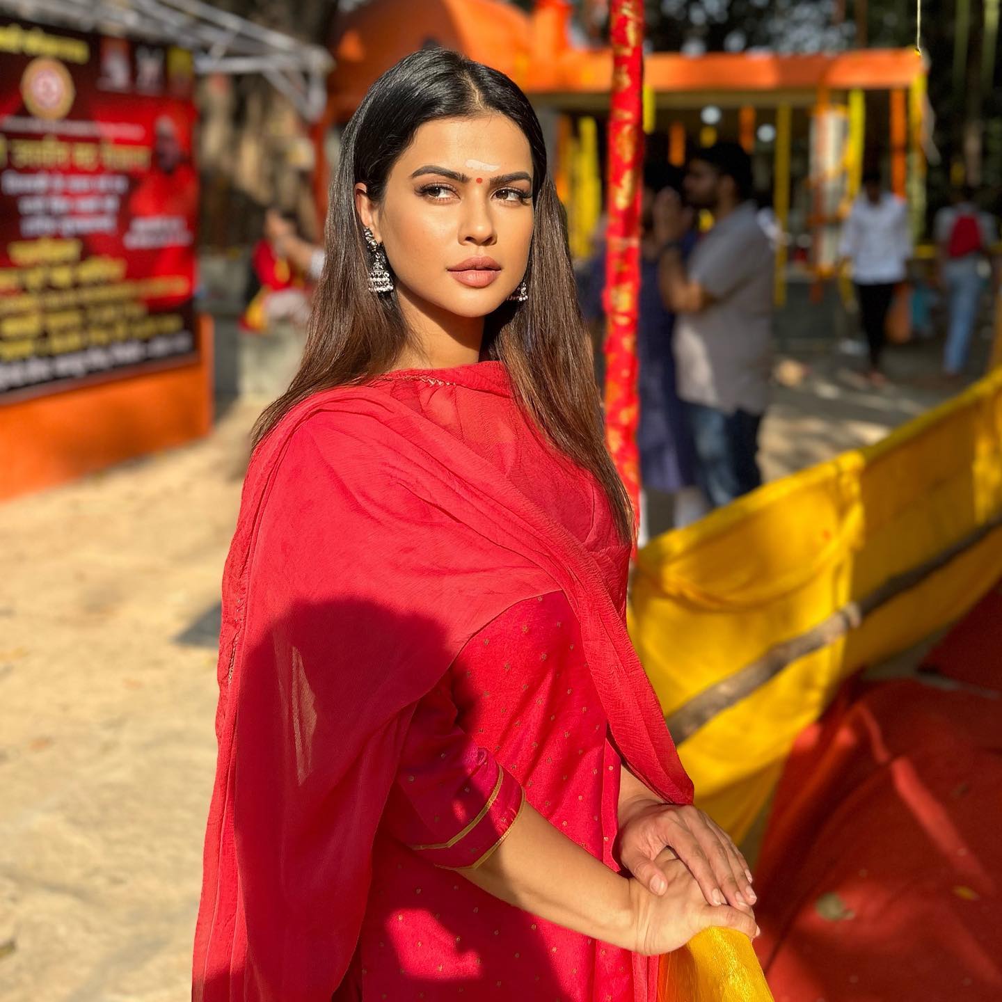 Sharmiela Mandre | చిట్టిపొట్టి దుస్తుల్లో మురిపిస్తున్న షర్మిలా ...