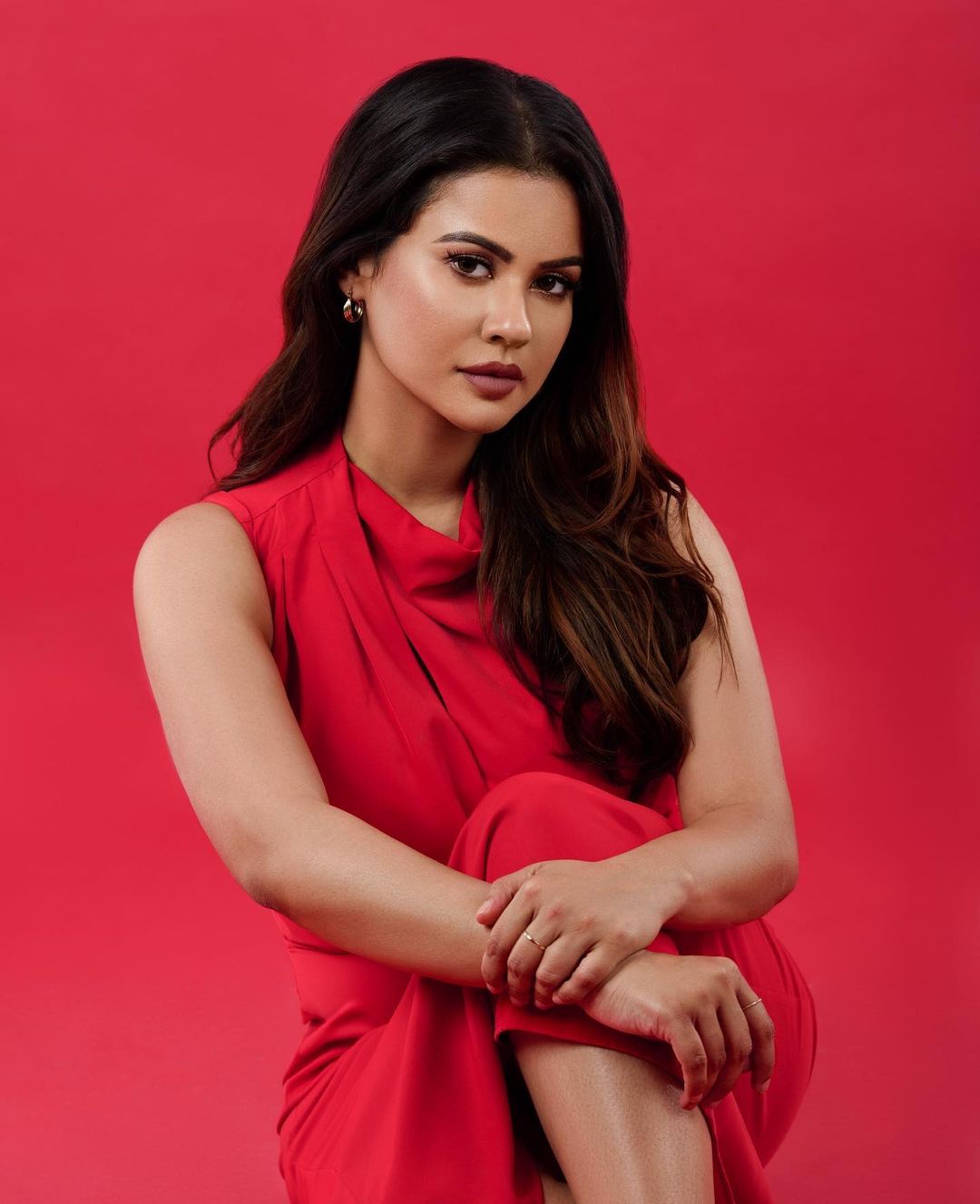 Sharmiela Mandre | చిట్టిపొట్టి దుస్తుల్లో మురిపిస్తున్న షర్మిలా ...