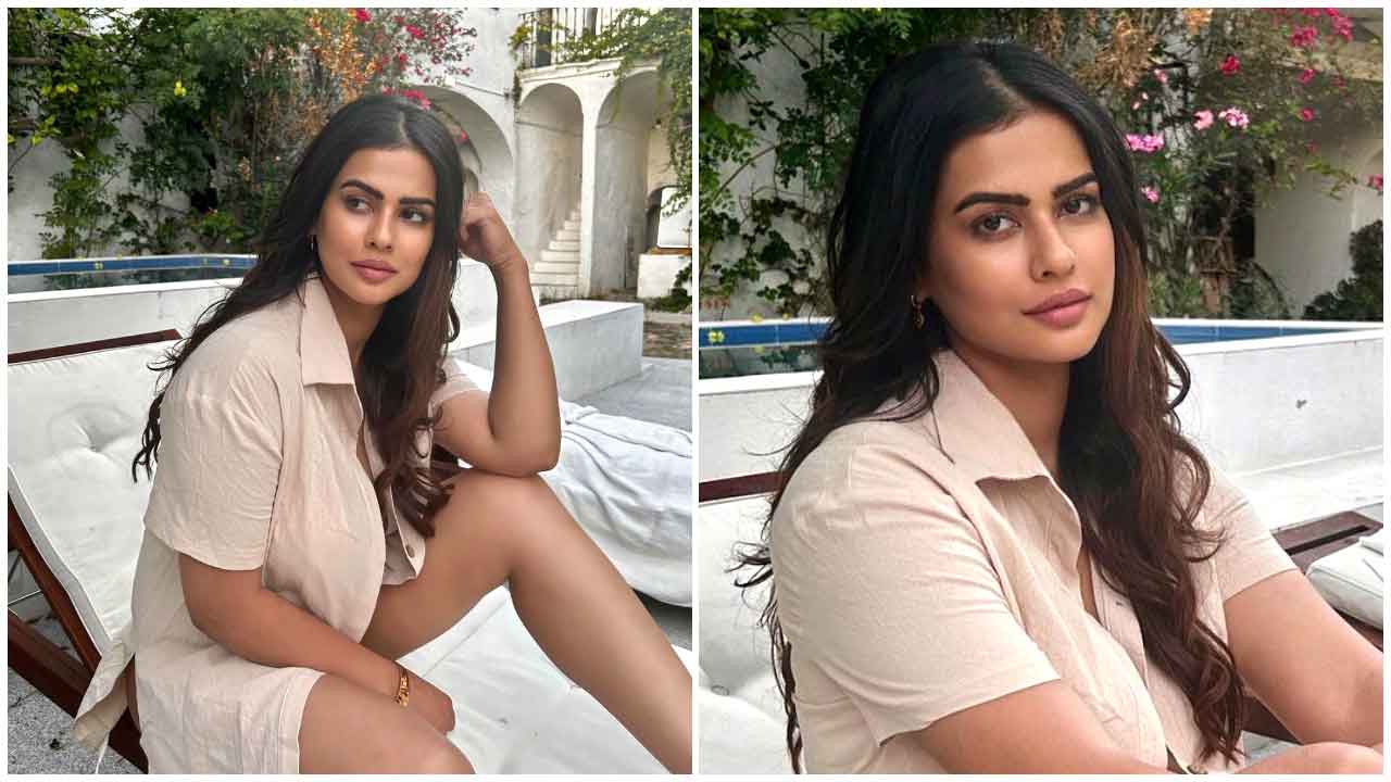 Sharmiela Mandre | చిట్టిపొట్టి దుస్తుల్లో మురిపిస్తున్న షర్మిలా ...