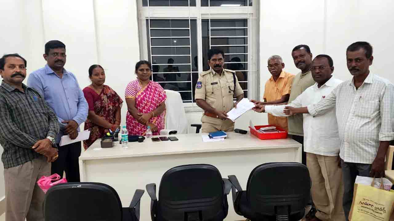 Vatte Janaiah | వట్టె జానయ్య అనుచరులు చంపేస్తామని బెదిరిస్తున్నారు ...